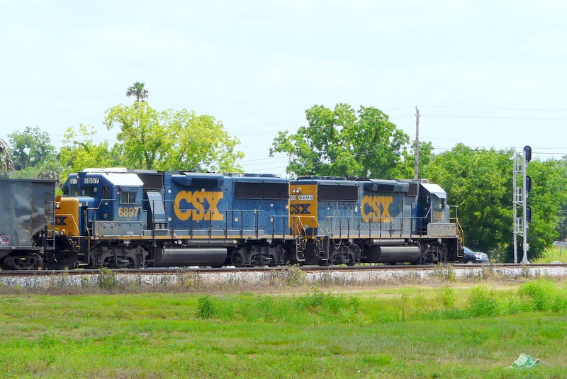 CSX 6897 & 6899